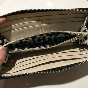 Marc By Marc Jacobs | Bags | Marc By Marc Jacobs Leather Zipper Wallet ...